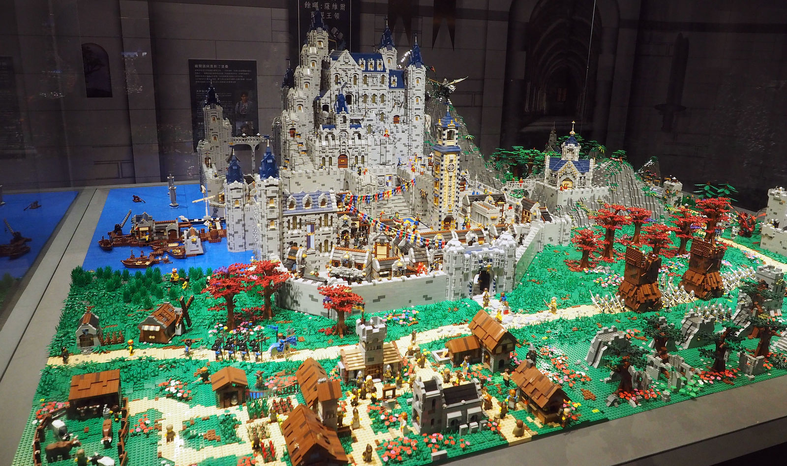 Brickfinder - Brickfinder Goes To Lego Fantasy Adventure Story Exhibition