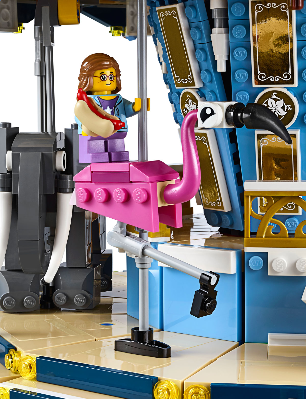 Brickfinder - LEGO Creator Expert Carousel (10257) Official Images